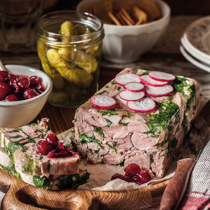 Sülze mit Schweinefleisch und Petersilie - carneo